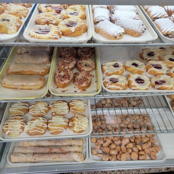 SUPERIOR BAKERY - 180 Photos & 293 Reviews - 2433 Hope Mills Rd ...