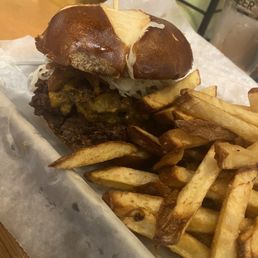 BURGER PARADOX - Updated January 2026 - 106 Photos & 79 Reviews - 2113 ...