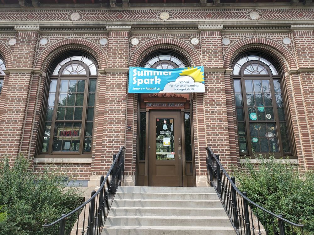 RIVERVIEW BRANCH LIBRARY - Updated August 2024 - 10 Photos - 1 George ...