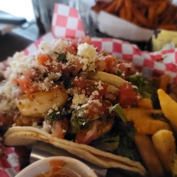 BRIDGE VIEW TAVERN & BEER GARDEN - Updated 2024 - 954 Photos & 1060 ...