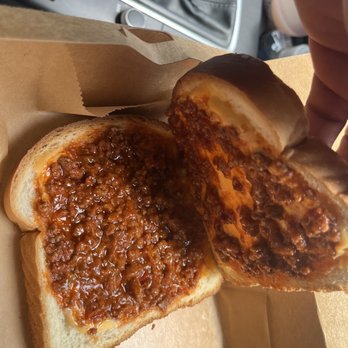 CHEEZY DOES IT - Updated October 2025 - 13 Photos - 305 W Daggett Ave ...