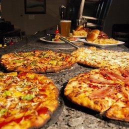 THE PINT HOUSE BAR AND GRILL - Updated December 2025 - 200 Photos & 266 ...