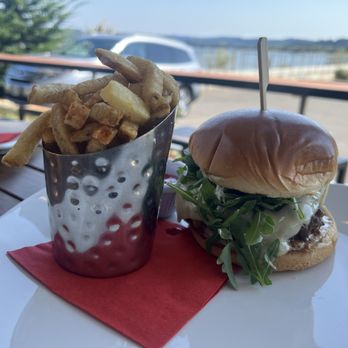 7 DEVILS WATERFRONT ALEHOUSE - Updated June 2025 - 321 Photos & 345 ...