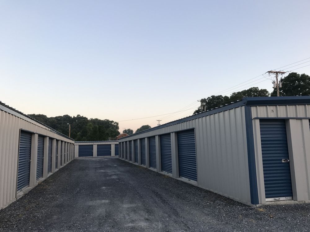 SUNBURST STORAGE - Updated July 2024 - 2710 S Main St, Middletown, Ohio ...
