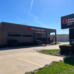 FIRST INTERSTATE BANK - Updated July 2024 - 309 E Jefferson St, Corydon ...