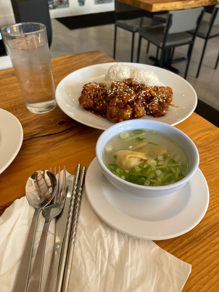 EVERGREEN DOWNTOWN - 41 Photos - 208 W Liberty St, Ann Arbor, Michigan ...