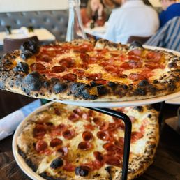 ROCCA PIZZERIA - Updated August 2025 - 566 Photos & 374 Reviews - 3897 ...