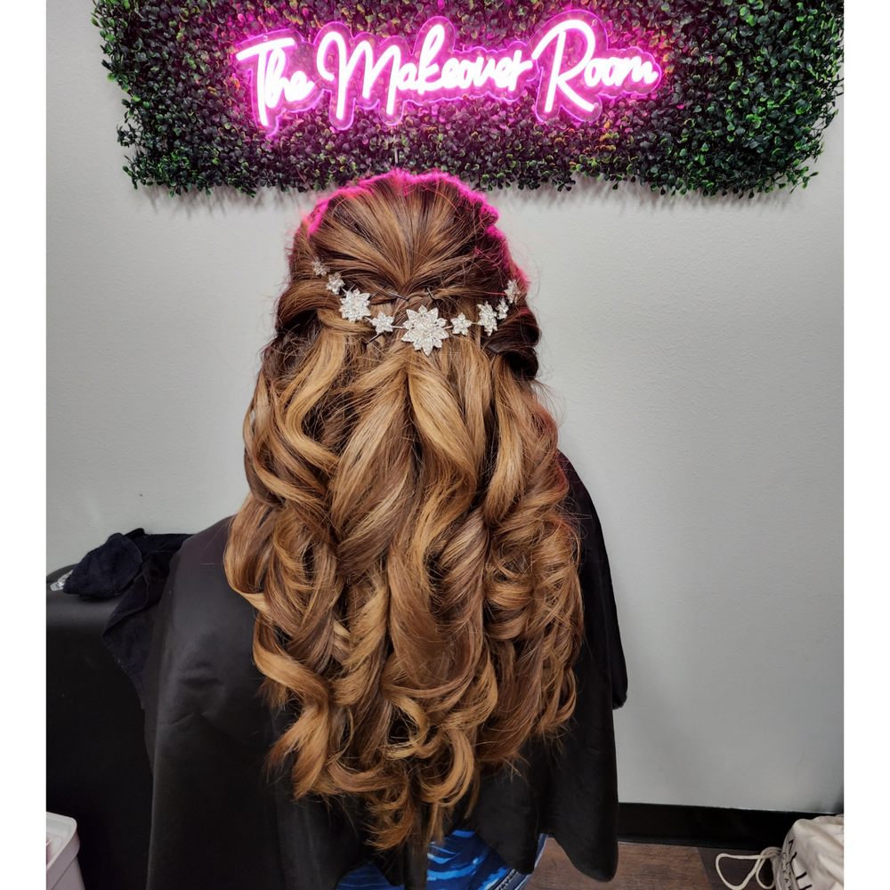 THE MAKEOVER ROOM - Updated October 2024 - Request an Appointment - 19 ...