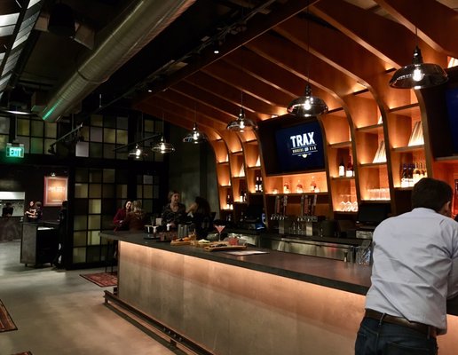 TRAX BURGERS AND BAR - 123 Photos & 40 Reviews - 525 N 5th St ...