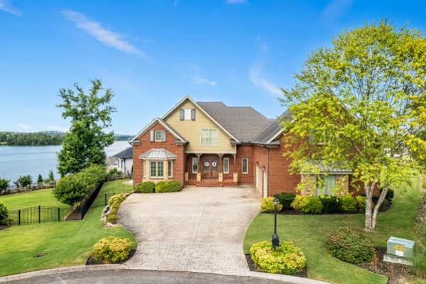 LISA SINCLAIR - SLYMAN REAL ESTATE - Updated July 2024 - Contact Agent ...