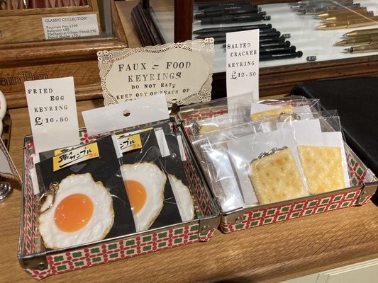 CHOOSING KEEPING - Updated January 2026 - 11 Photos - 21 Tower Street ...