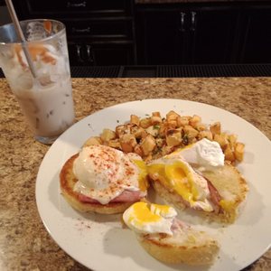 AUTHOR’S KITCHEN + BAR - 93 Photos & 83 Reviews - 125 E College Ave ...