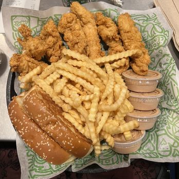 RAISING CANE’S CHICKEN FINGERS - Updated April 2025 - 38 Photos & 30 ...