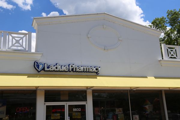 LADUE PHARMACY - Updated December 2025 - 14 Reviews - 9832 Clayton Rd ...