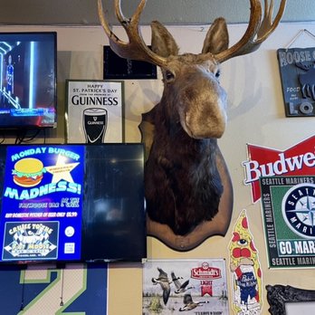 FAT MOOSE BAR & GRILL - Updated December 2025 - 94 Photos & 143 Reviews ...