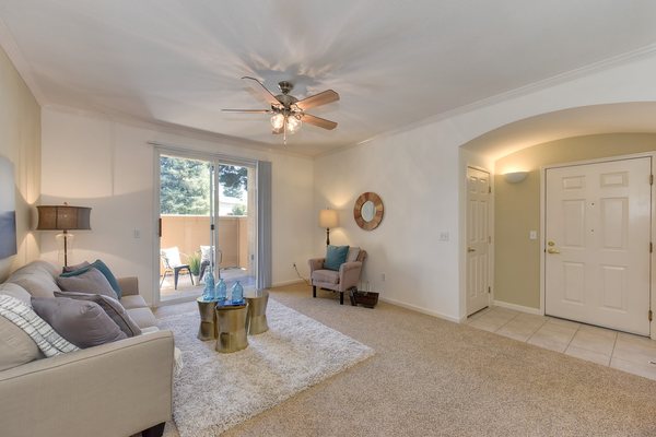 EMERALD POINTE APARTMENTS - Updated December 2025 - 28 Photos & 16 ...