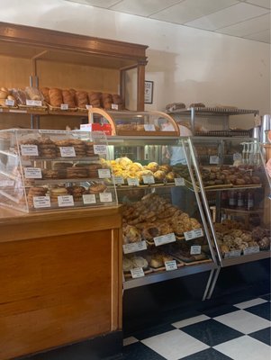 BRACKEN MOUNTAIN BAKERY - 98 Photos & 65 Reviews - 42 S Broad St ...