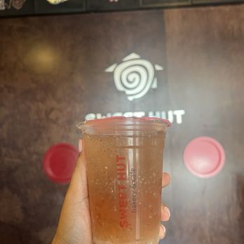 SWEET HUT BAKERY & CAFE - Updated September 2024 - 1700 Photos & 1137 ...