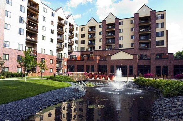 COVENANT LIVING OF GOLDEN VALLEY - Updated December 2025 - 10 Photos ...