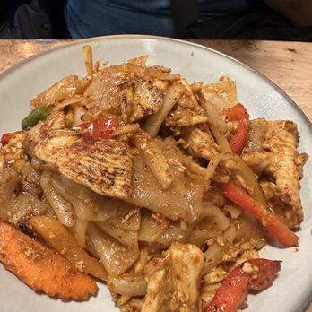 CHOMP CHOMP THAI KITCHEN - Updated August 2024 - 121 Photos & 65 ...