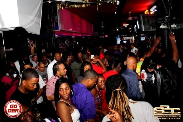 THE FUNKY MONKEY - 59 Photos & 146 Reviews - Bars - 22554 Main St ...