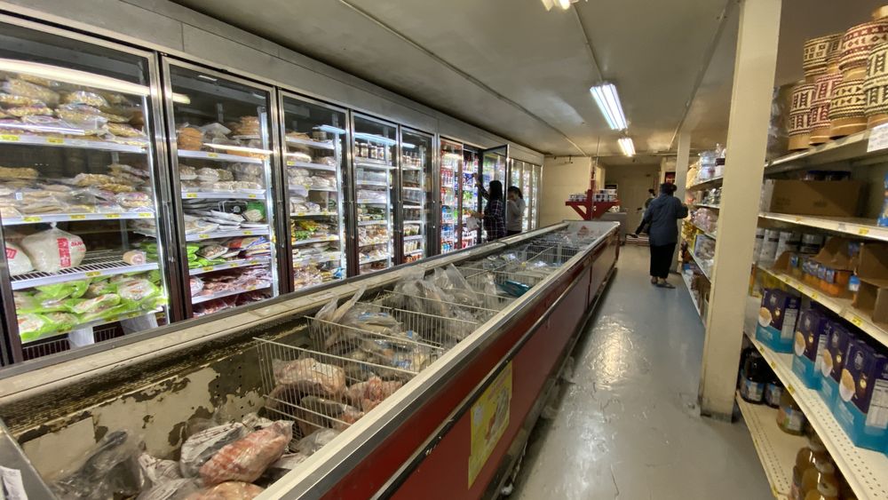 LEE’S MERCED COMMUNITY FOOD MARKET - Updated July 2025 - 178 Photos ...