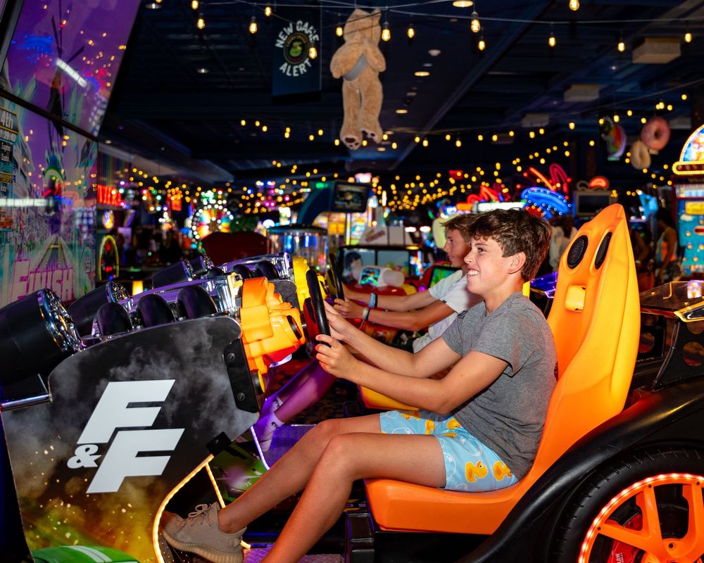 LUCKY SNAKE ARCADE & SPORTS BAR AT SHOWBOAT - Updated January 2025 ...