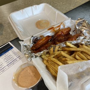 WING DOOZY - 25 Photos & 25 Reviews - 3424 Chicago Dr, Hudsonville, MI ...