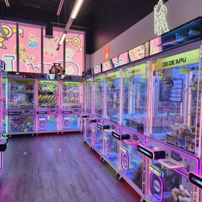 CLAW IT - Updated January 2026 - 2252 S Canal St, Chicago, Illinois ...