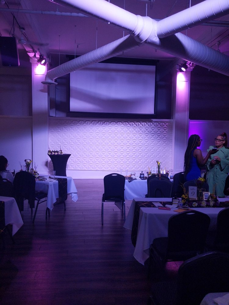 CITY POINT LOFT - Updated May 2025 - 110 E 23rd St, Chicago, Illinois ...