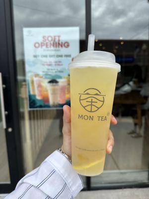 MON TEA - Updated October 2025 - 39 Photos & 17 Reviews - 102 North St ...