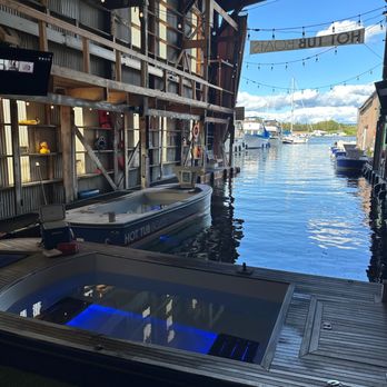 HOT TUB BOATS - Updated November 2024 - 191 Photos & 159 Reviews - 2520 Westlake Ave N, Seattle ...