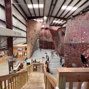ON THE EDGE ROCK CLIMBING GYM - 42 Photos & 29 Reviews - 200 West Dr ...
