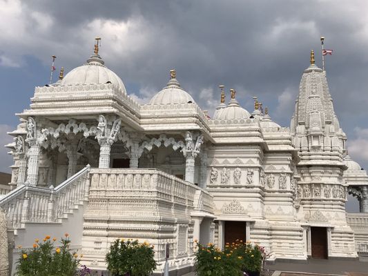 BAPS SHRI SWAMINARAYAN MANDIR, CHICAGO - Updated July 2024 - 243 Photos ...
