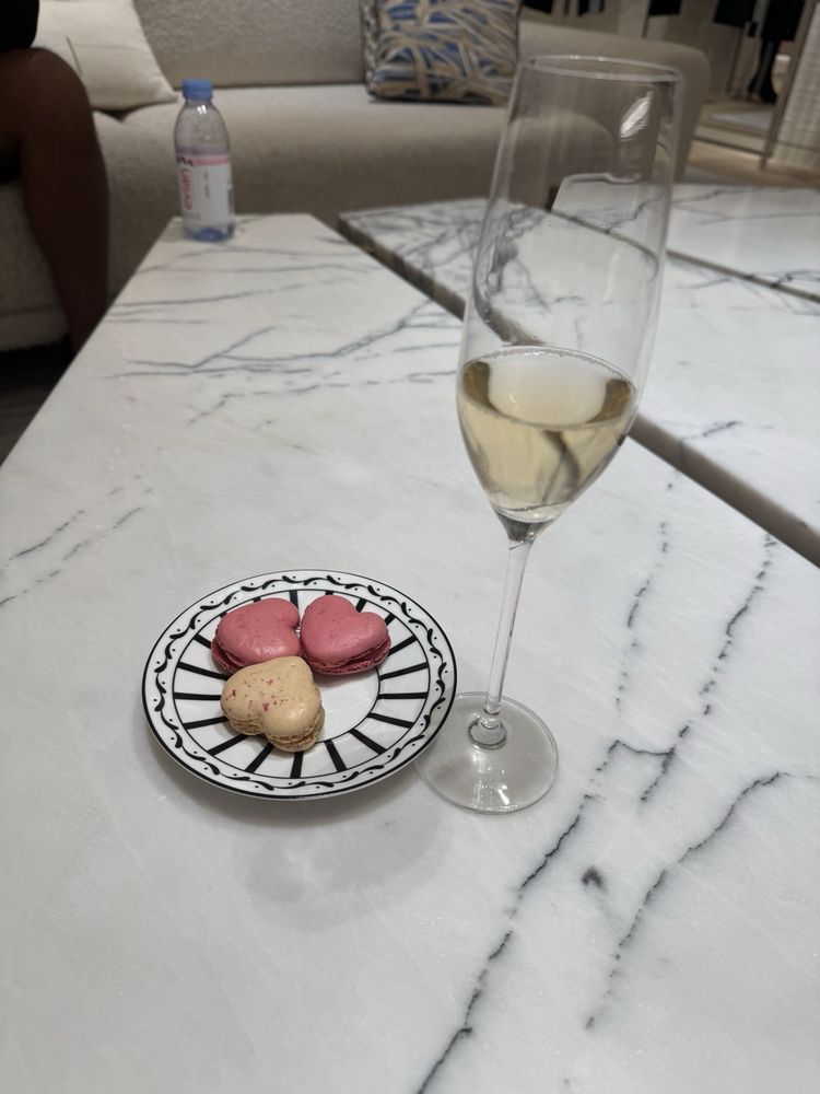 DIOR BOUTIQUE - Updated December 2025 - 11 Photos & 18 Reviews - 3145 ...