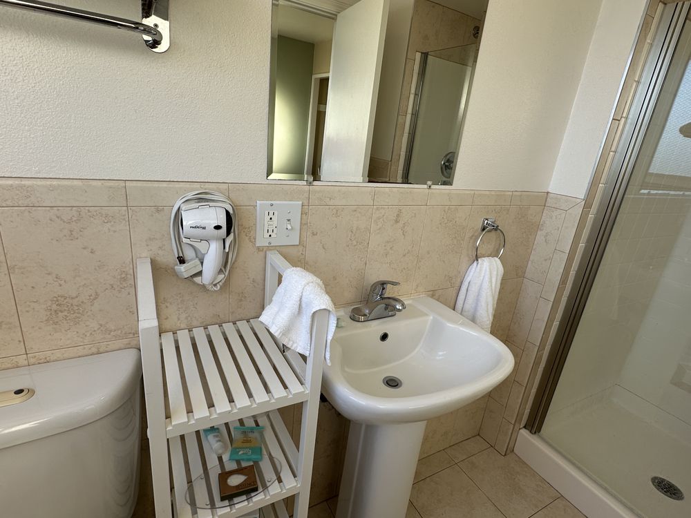 CORONET MOTEL - Updated May 2026 - 27 Photos & 54 Reviews - 2455 El ...