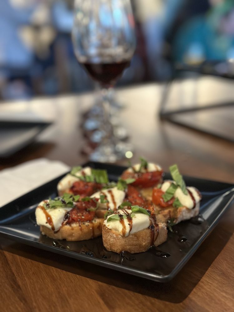 ENGINE 8 URBAN WINERY - Updated December 2025 - 467 Photos & 220 ...