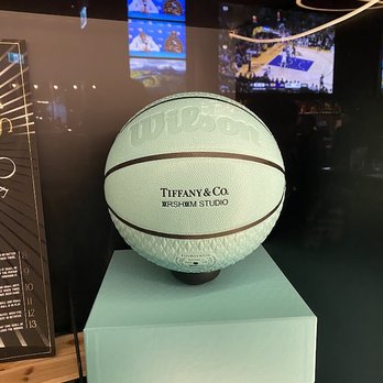 NBA COURTSIDE RESTAURANT - Updated December 2025 - 82 Photos & 40 ...