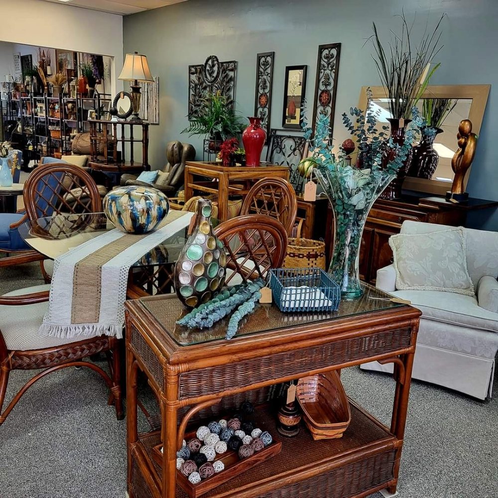 THE RUSTIC TRUNK - Updated December 2025 - 30 Photos - 2035 Commerce Dr ...