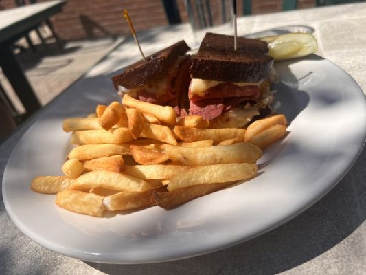 LANDMARK INN BAR & GRILLE - Updated June 2024 - 200 Photos & 232 ...