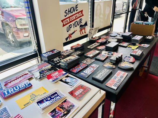 TRUMP STORE - 11 Photos - 1304 Pkwy, Sevierville, Tennessee - Souvenir ...