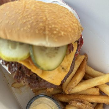 KILLER BURGER MEDFORD - Updated May 2025 - 55 Photos & 56 Reviews - 7 ...