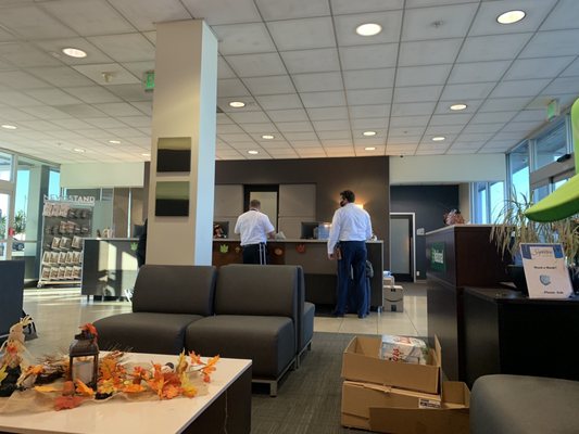 SIGNATURE FLIGHT SUPPORT LAX - Updated December 2025 - 10 Photos - 6201 ...