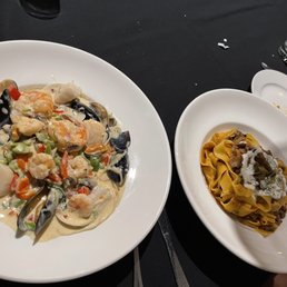 FUGAZZIS - Updated January 2026 - 162 Photos & 268 Reviews - 601 W 7th ...