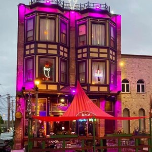 SHAKERS CIGAR BAR - 137 Photos & 201 Reviews - 422 S 2nd St, Milwaukee ...