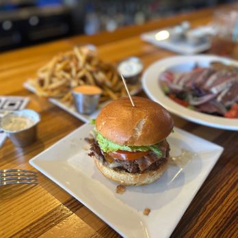 THE BURGER LOFT - Updated November 2025 - 289 Photos & 509 Reviews ...