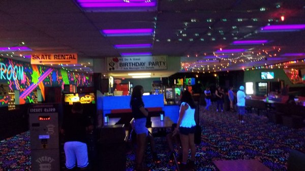 ROLLER KINGDOM - Updated November 2024 - 19 Photos & 30 Reviews - 5 ...