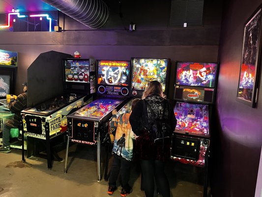 LEGENDS ARCADE - Updated August 2024 - 21 Photos & 22 Reviews - 109 ...