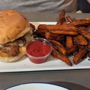 CRAFT FOOD HALL - Updated August 2025 - 500 Beaver Brook Rd, Boxborough ...