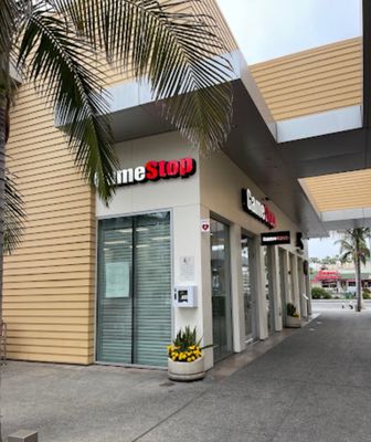 GAMESTOP - Updated November 2025 - 175 S Fairfax Ave, Los Angeles ...